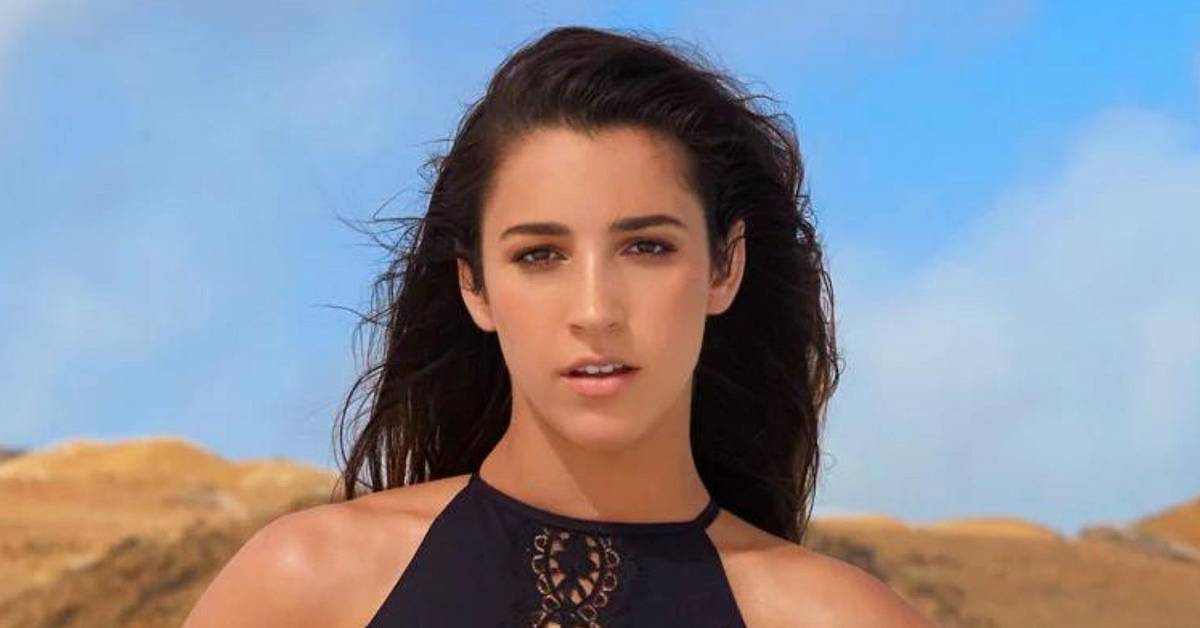 8 Stunning Photos of Olympic Gymnast Aly Raisman in Aruba - Swimsuit ...
