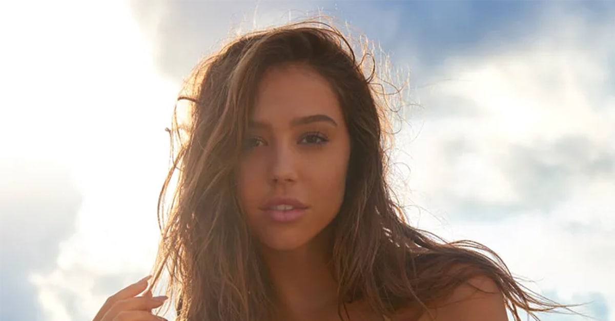 Alexis Ren Stuns a Bikini Bottoms Made of Flowers During Her SI Swim Photoshoot in Aruba ...