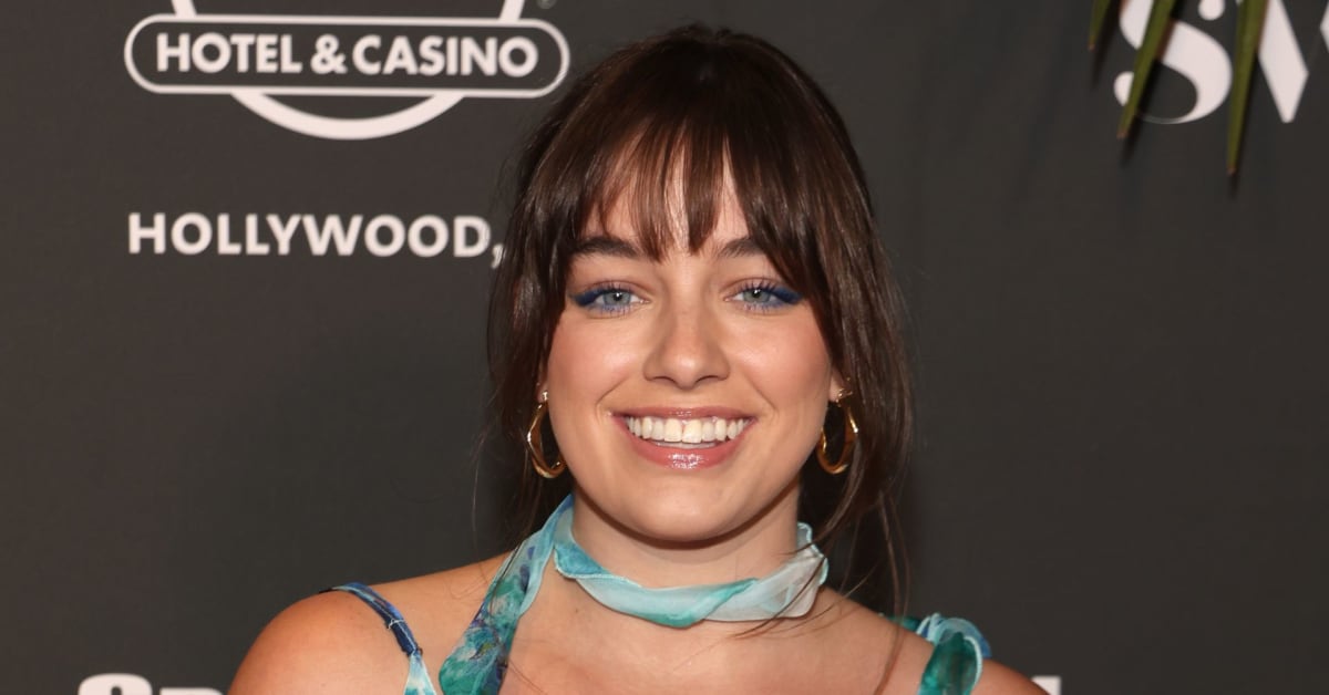 Sixtine’s Cobalt Blue Bikini Perfectly Showcases Her Golden Sun-Kissed ...