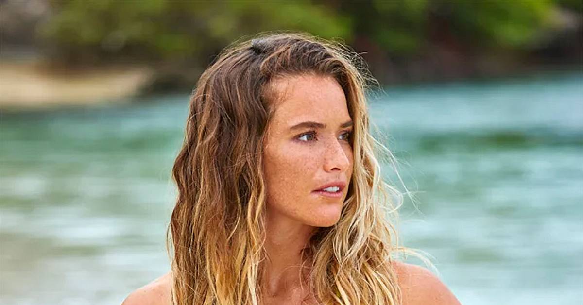 Pro Surfer Courtney Conlogue Dazzled During Her Summery Photoshoot in ...