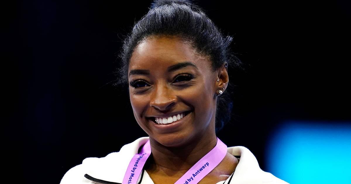 Simone Biles Glistens in New Year’s-Ready Strapless Green Silk Gown ...