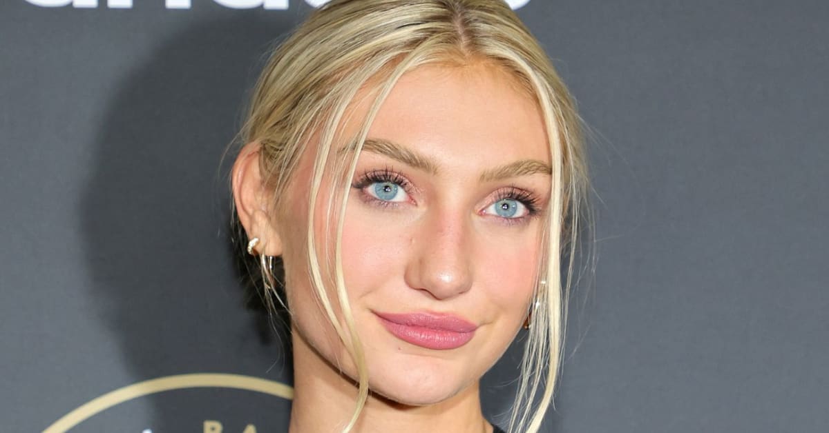 Cameron Brink Powerfully Palms Two Basketballs, Looks Sculpted in ...