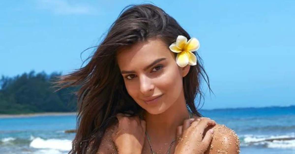 SI Swim Model Emily Ratajkowski Posed in Nothing but a Lush Green Leaf in Hawai’i - Swimsuit ...