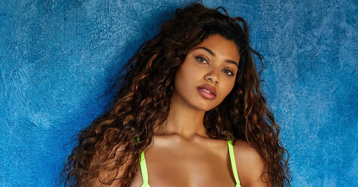 10 Incredible Photos of SI Swimsuit Model Danielle Herrington in Costa Rica - Swimsuit | SI.com
