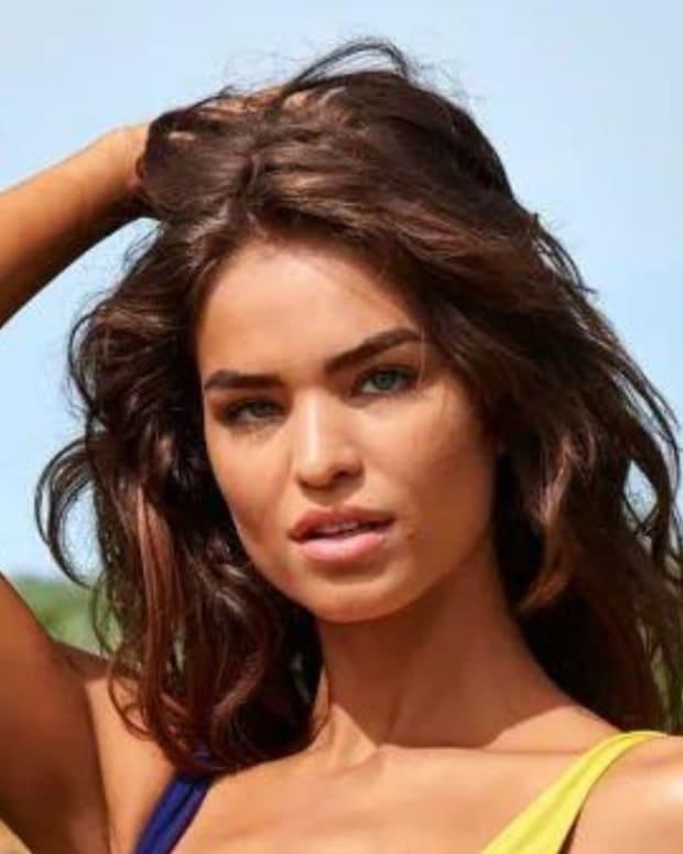 Robin Holzken SI Swimsuit Model Page - Swimsuit | SI.com