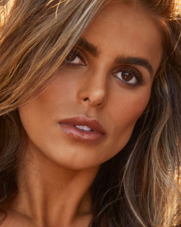 Brooks Nader SI Swimsuit Model Page - Swimsuit | SI.com